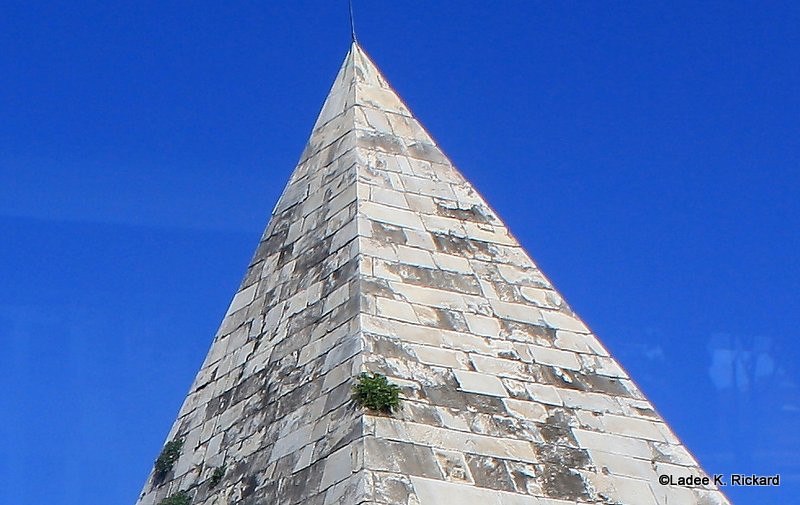 Ladee's Travels: Rome, Italy - Pyramid of Cestius