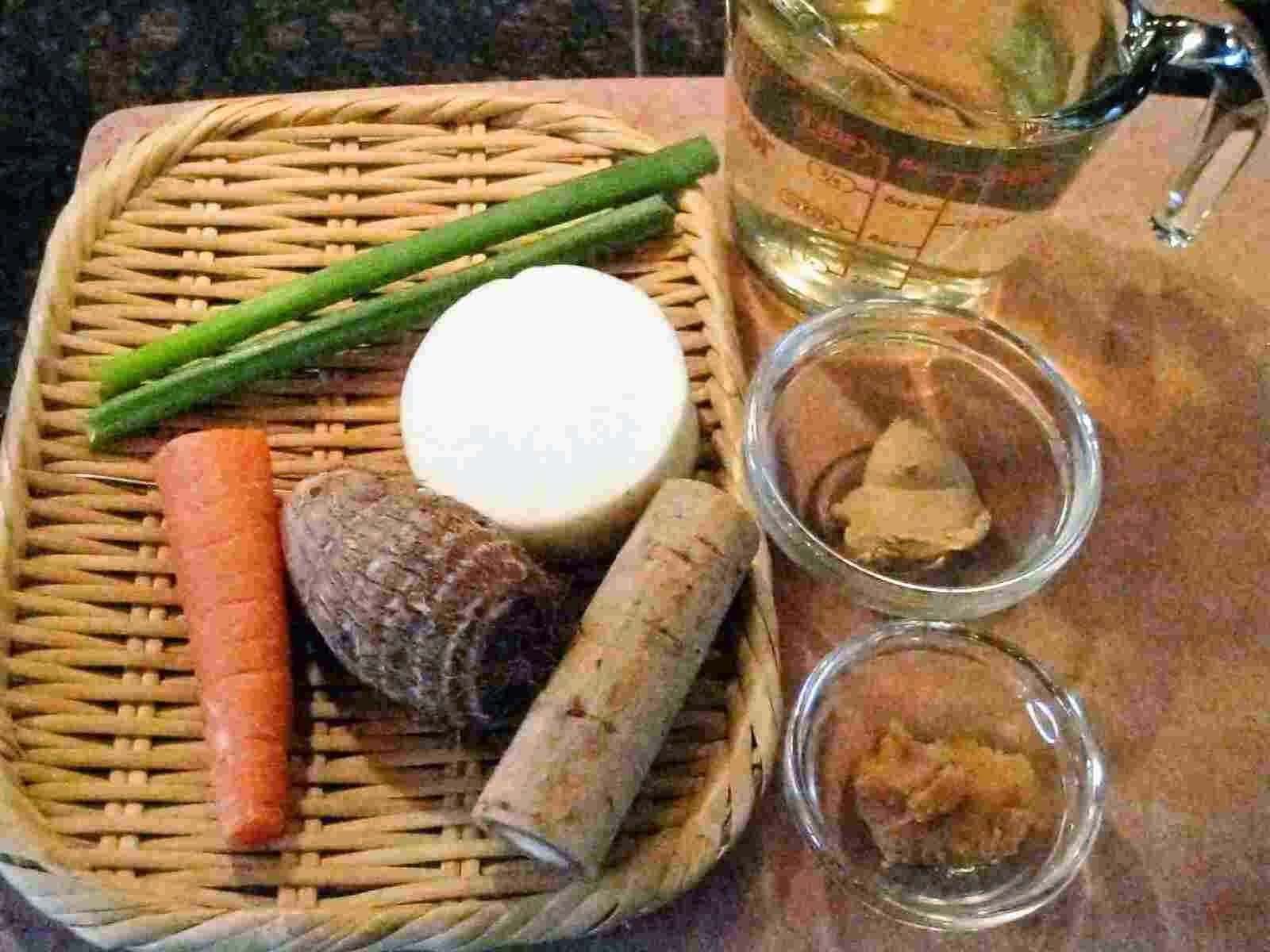 Recipes for Tom: Konsai no sakekasu misoshiru / miso soup with root ...