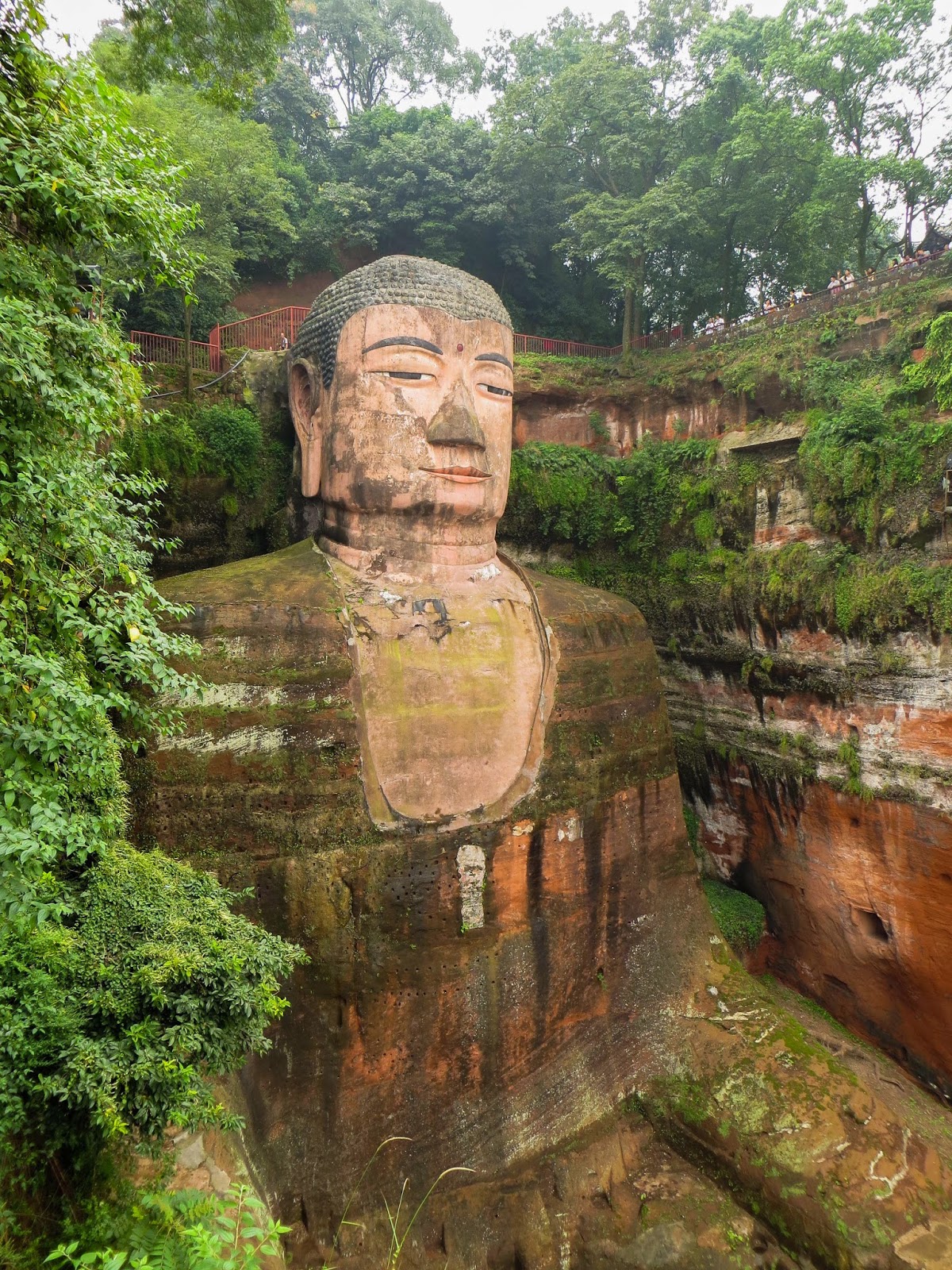 Grande Buda de Leshan - maior estátua do Buda do mundo | VagaMundos