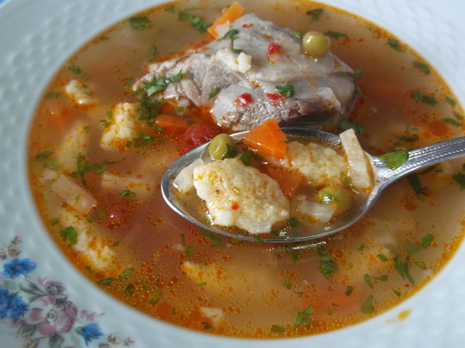 Hellena ...din bucataria mea...: Ciorba simpla cu carne de capra/oaie