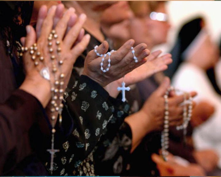 ROZALI TAKATIFU: Ifahamu Historia Fupi Ya Ibada Ya Rozari. - Fumbuka BLOG.