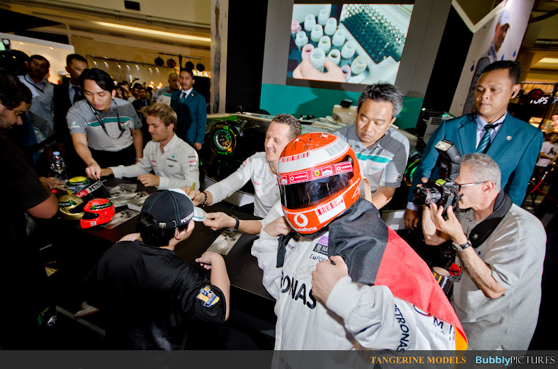 BubblyPictures: MERCEDES AMG PETRONAS F1 Team - Meet & Greet the ...