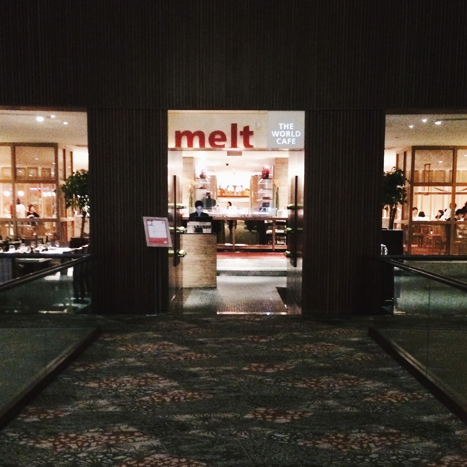 Zacbhl: MELT CAFÉ - One Of The Best International Buffet In Singapore