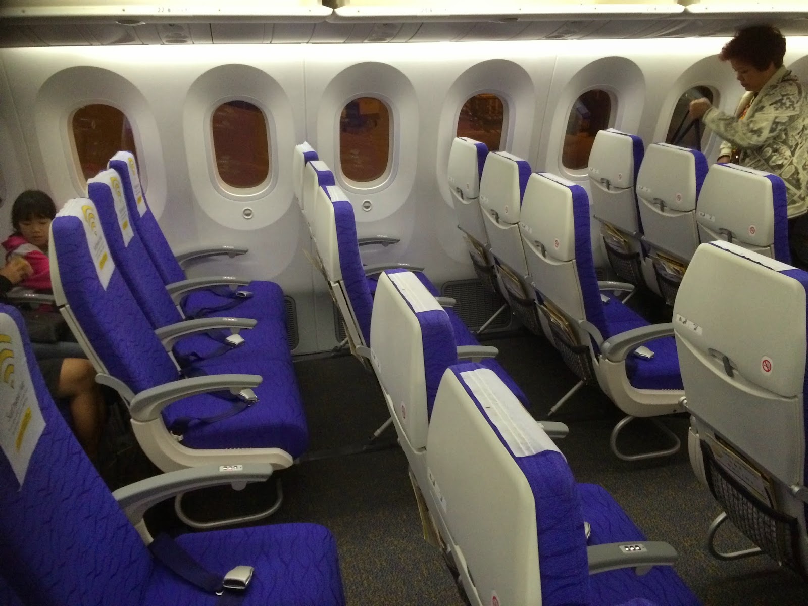 Charles Ryan's Flying Adventure: Scooting off on the Boeing 787-9 ...