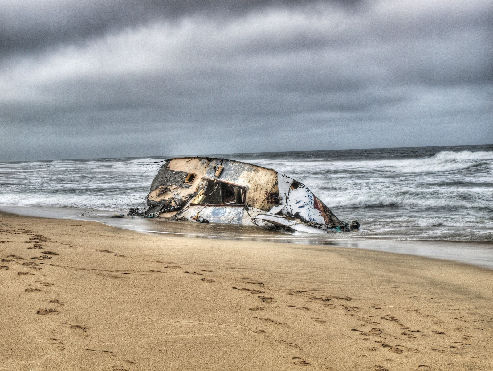 Wildbayarea.com: Boats Stuck on Land