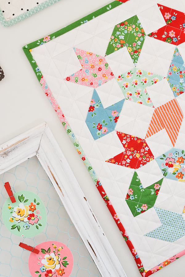 Down Grapevine Lane: 'Backyard Chicks' Mini Quilt