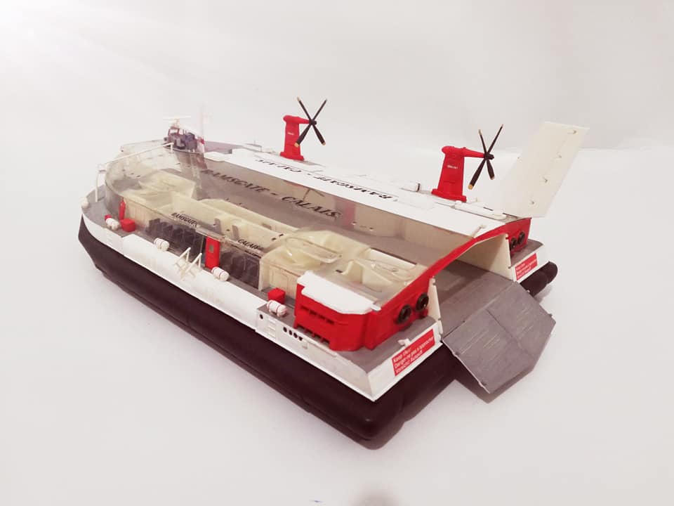 Ships and Models by Erick Navas: Hovercraft Hoverlloyd