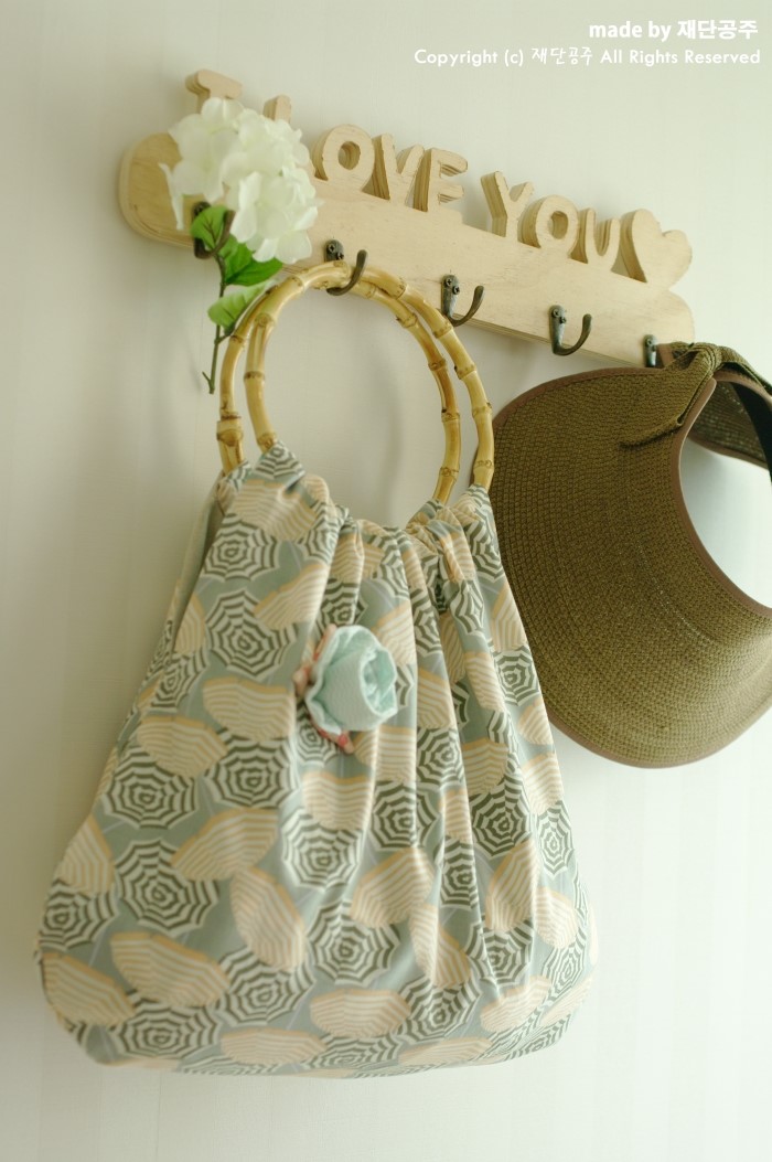 Bamboo Handle Bag Tutorial ~ Free-Tutorial.net