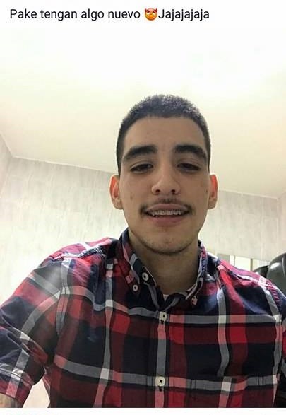 Este es el "Takia" Encargado de la Plaza en Nuevo Laredo y su familia ...