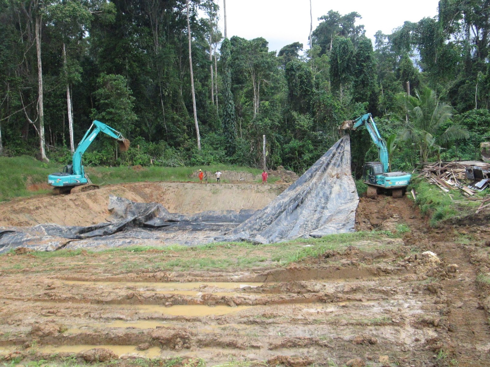 PROYEK PEMBUATAN EMBUNG DENGAN GEOMEMBRAN DI PAPUA | GEOMEMBRAN HDPE