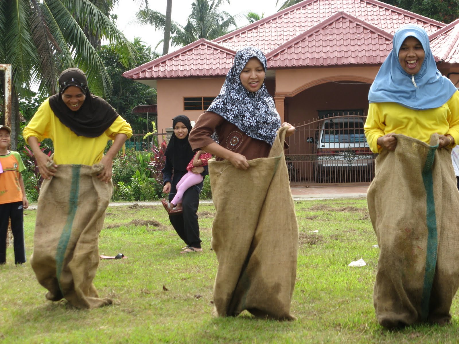 KAWASAN RUKUN TETANGGA TAMAN UTAMA: HARI KELUARGA TAMAN UTAMA 2011