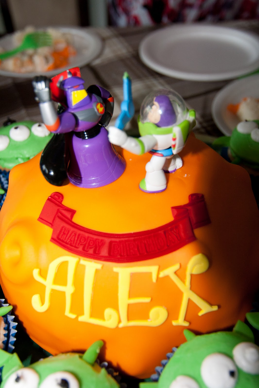 A Lil Frosting: A Buzz Lightyear Birthday Party