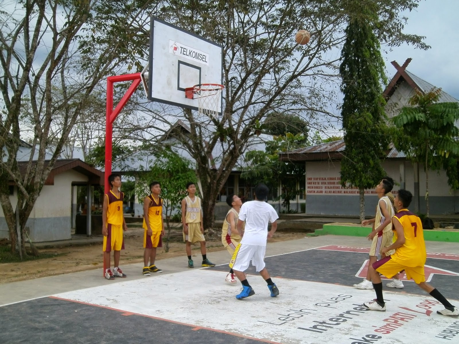 SMK N 2 Teluk Kuantan: Ekstra Basket