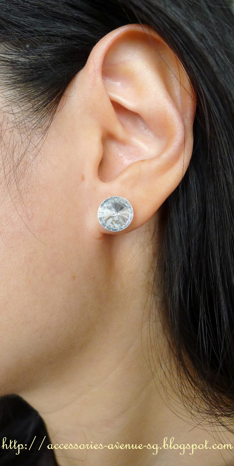 Accessories Avenue: Glittering Crystal Studs