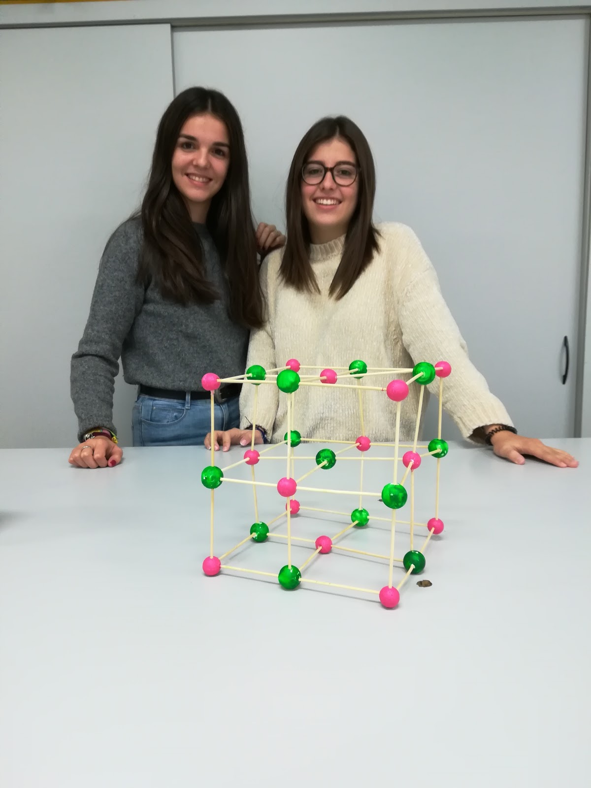 100cia a escena: REDES IÓNICAS