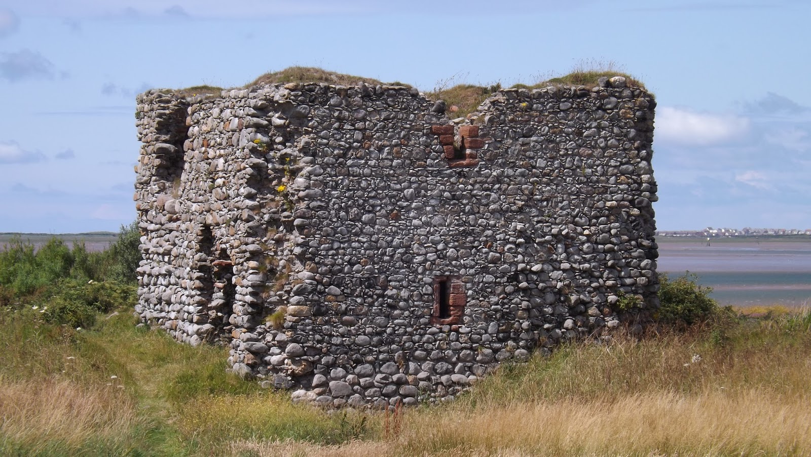 The castles, towers and fortified buildings of Cumbria: Piel Castle ...