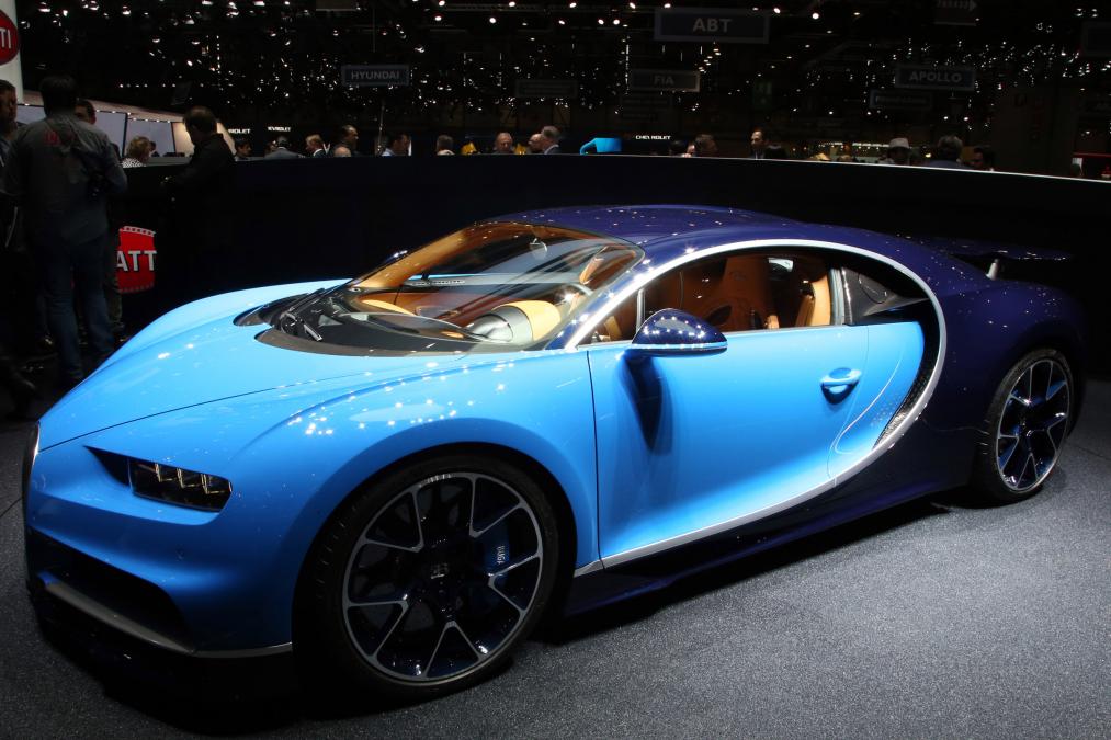 Engine Freak: Bugatti Chiron :The Next-Gen Land Rocket