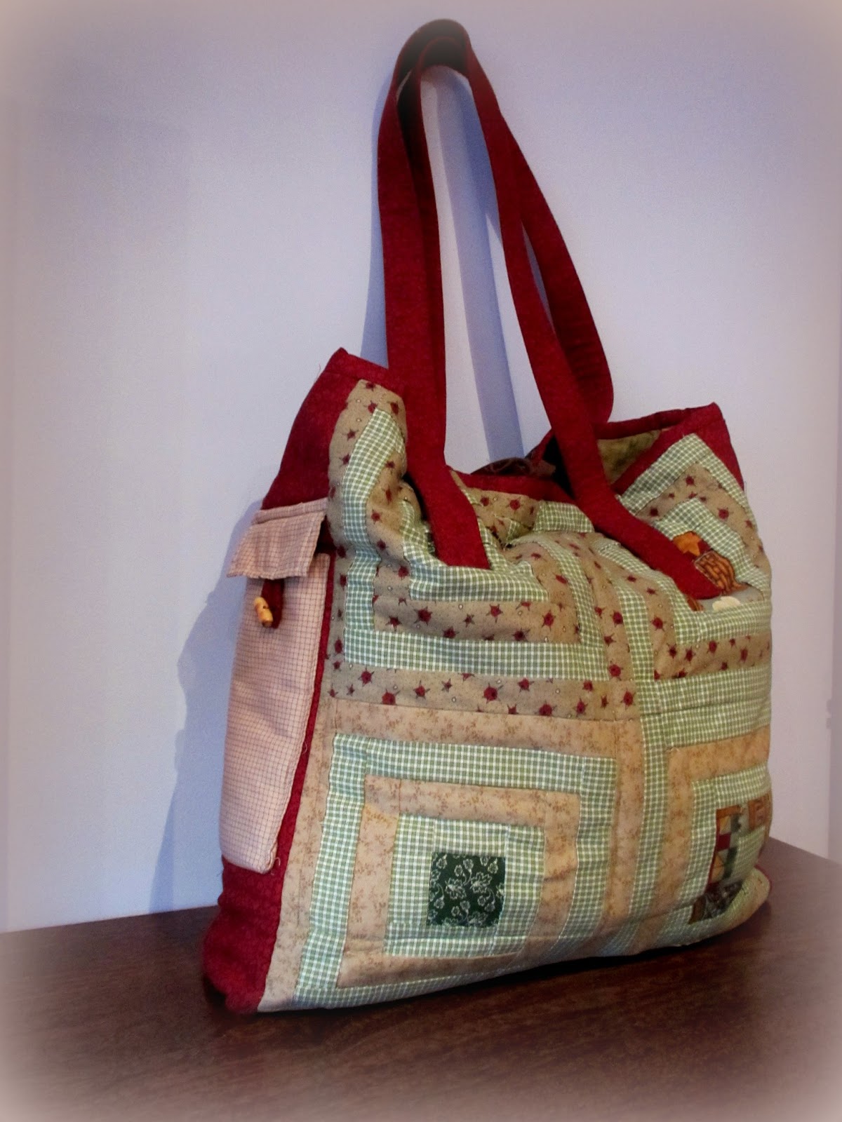 MOMENTOS DE PATCHWORK.-.-.-.-.-.-.-.: PEZ, BOLSO COSTURA Y COSTURERO