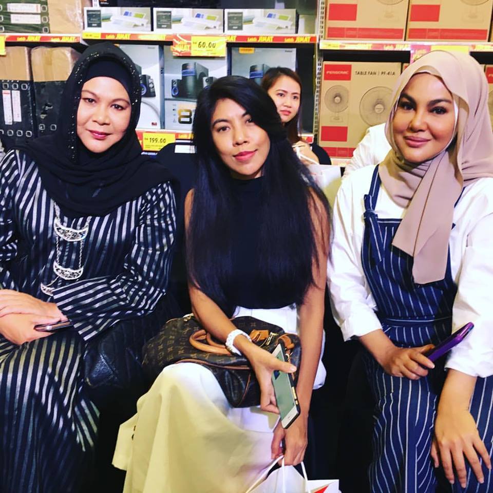 Koleksi Glam Raya Esklusif di Tesco - Enchanted Life Begins