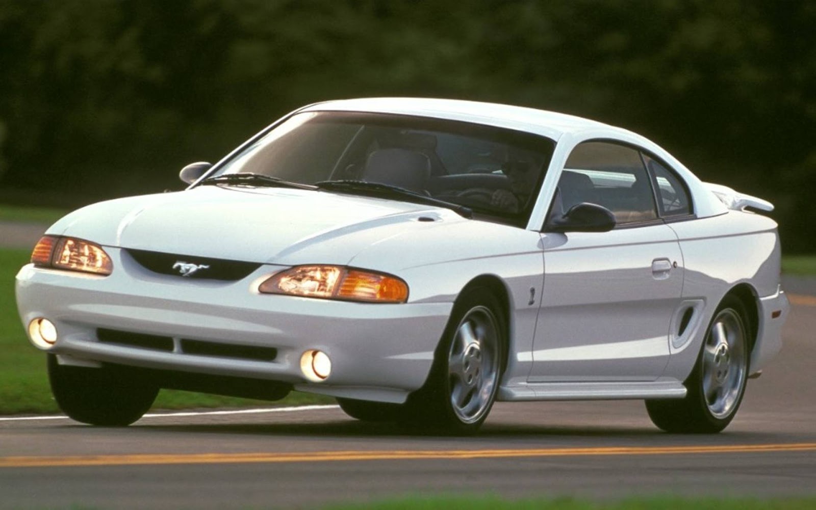 Ford Mustang comemora 55 anos como cupê esportivo mais vendido do mundo
