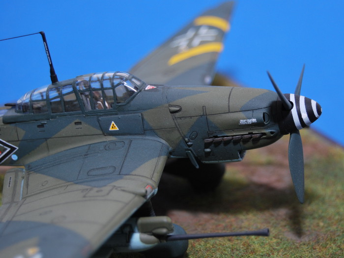 F-ES-B Modellbau: JU 87 G Stuka, Academy 1:72
