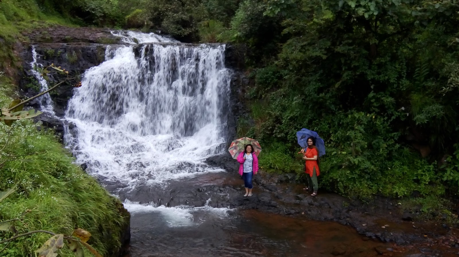 Footloose: 49. An Overnight Trip to the Koyna Dam