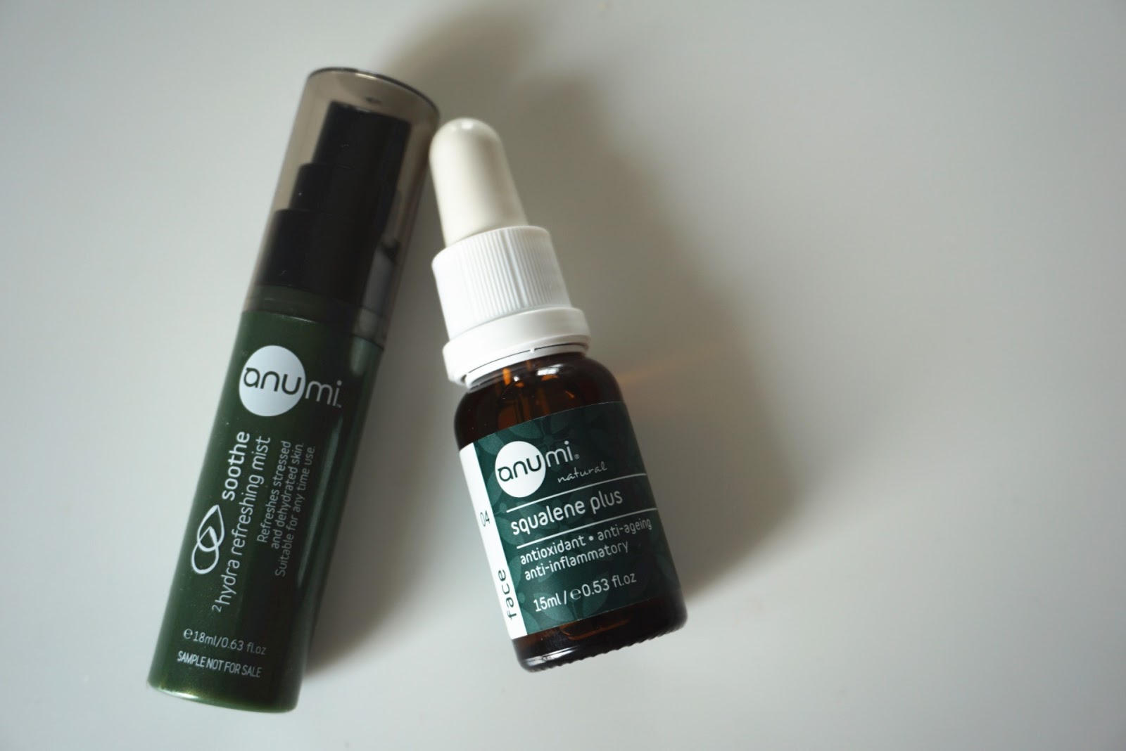 *: 來自澳洲天然黃金液- Anumi 純鯊烯激活再生修護精華及紓肌水漾活膚噴霧