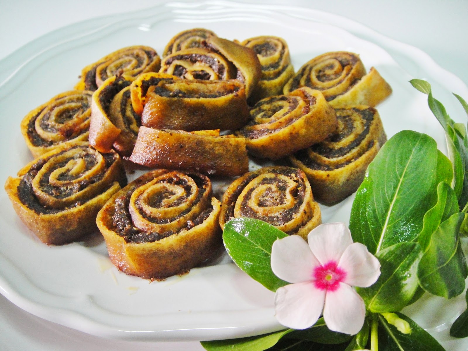 Maryam's Culinary Wonders: 790. Sujuk Rolls