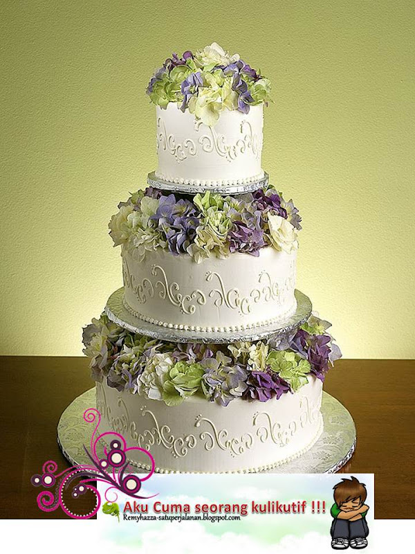 Aku Cuma Seekor Kumbang !!!: Seni hiasan.......Ohsemmm wedding cake