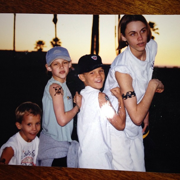 LutzBonePatStew: New Photo of Younger Kristen with her brother & cousins