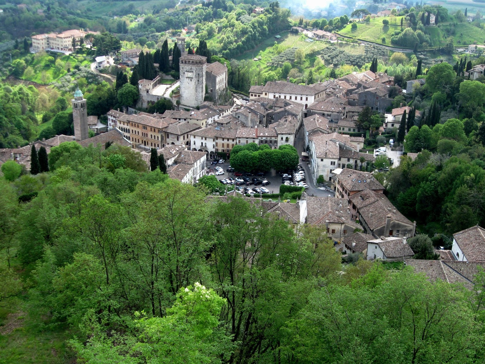 Heritage Italy: Asolo, città dai mille orizzonti. Una vista dall'alto