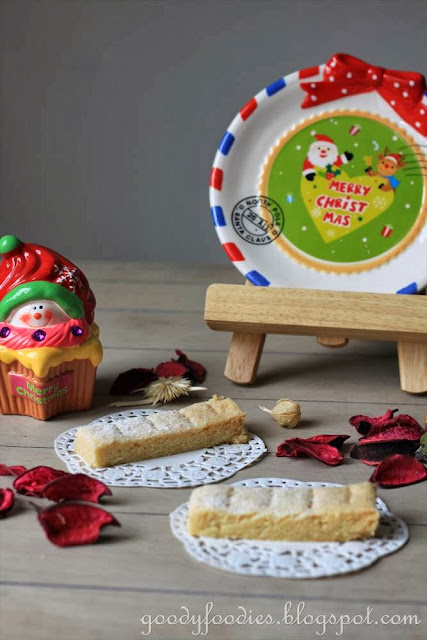 GoodyFoodies: Recipe: Scottish Shortbread (Delia Smith)