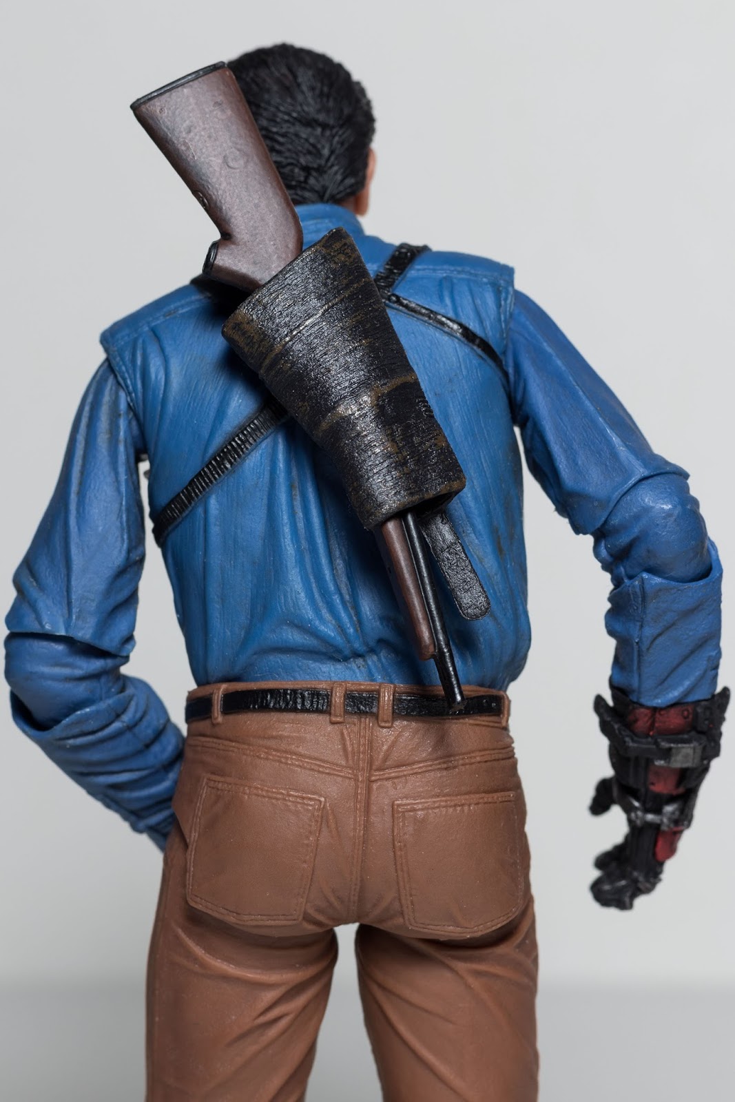 Doons Dungeon: NECA Ash (from 'Ash vs the Evil Dead') Figure Review