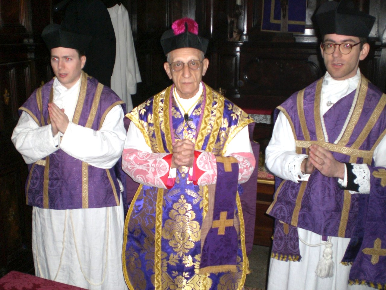 Broad Stoles and Folded Chasubles (Suppressed) - The Sacred: Catholic ...
