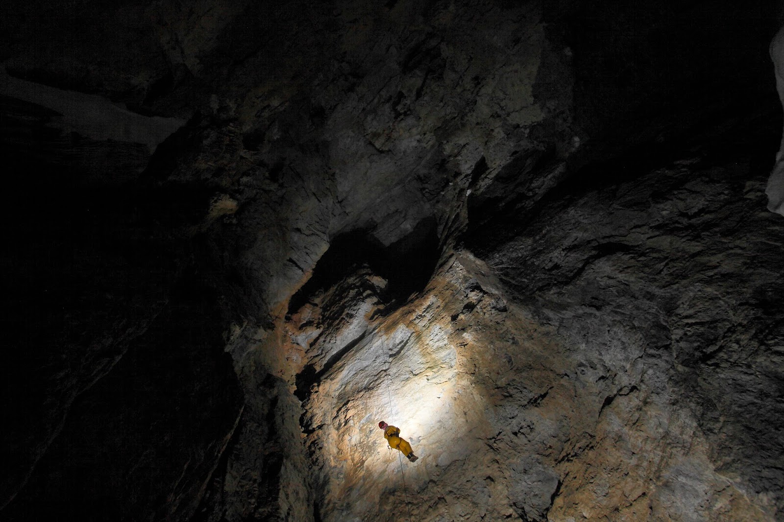 MAIN DRAIN CAVE EXPEDITION 2016, PRE-DIVE GEAR STAGE DROP - ADAM HAYDOCK