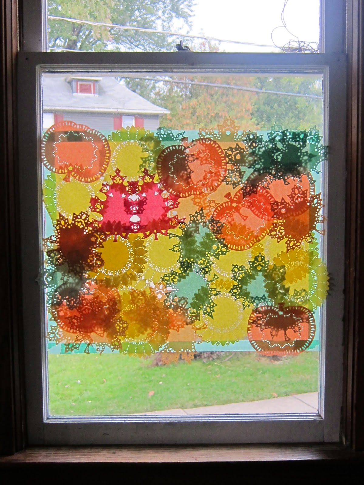 An Easy and Mess Free Autumn Window Craft.