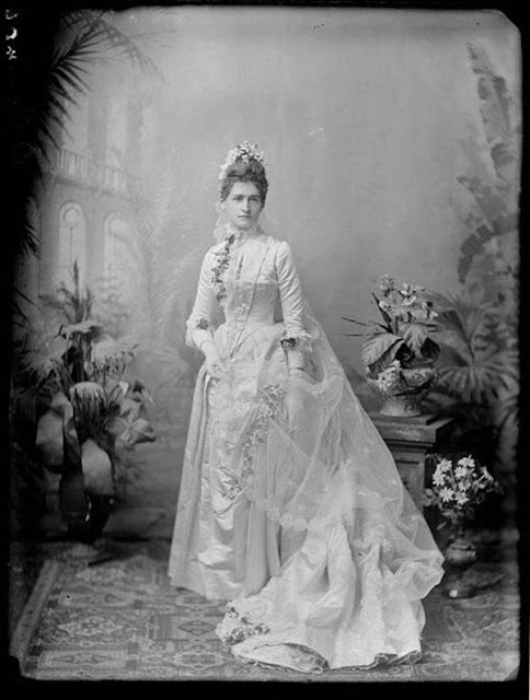 Exquisite Wedding Dresses Of The 1800s | The Good Old Days