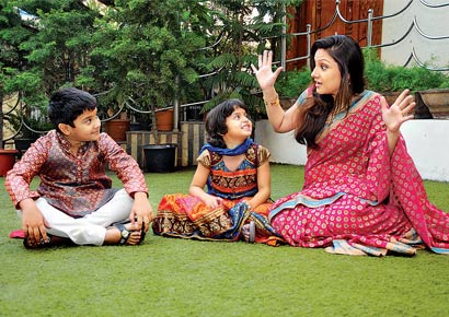 Kannada Actor Upendra Family Photos | Kannada Actor Upendra Real-Life ...