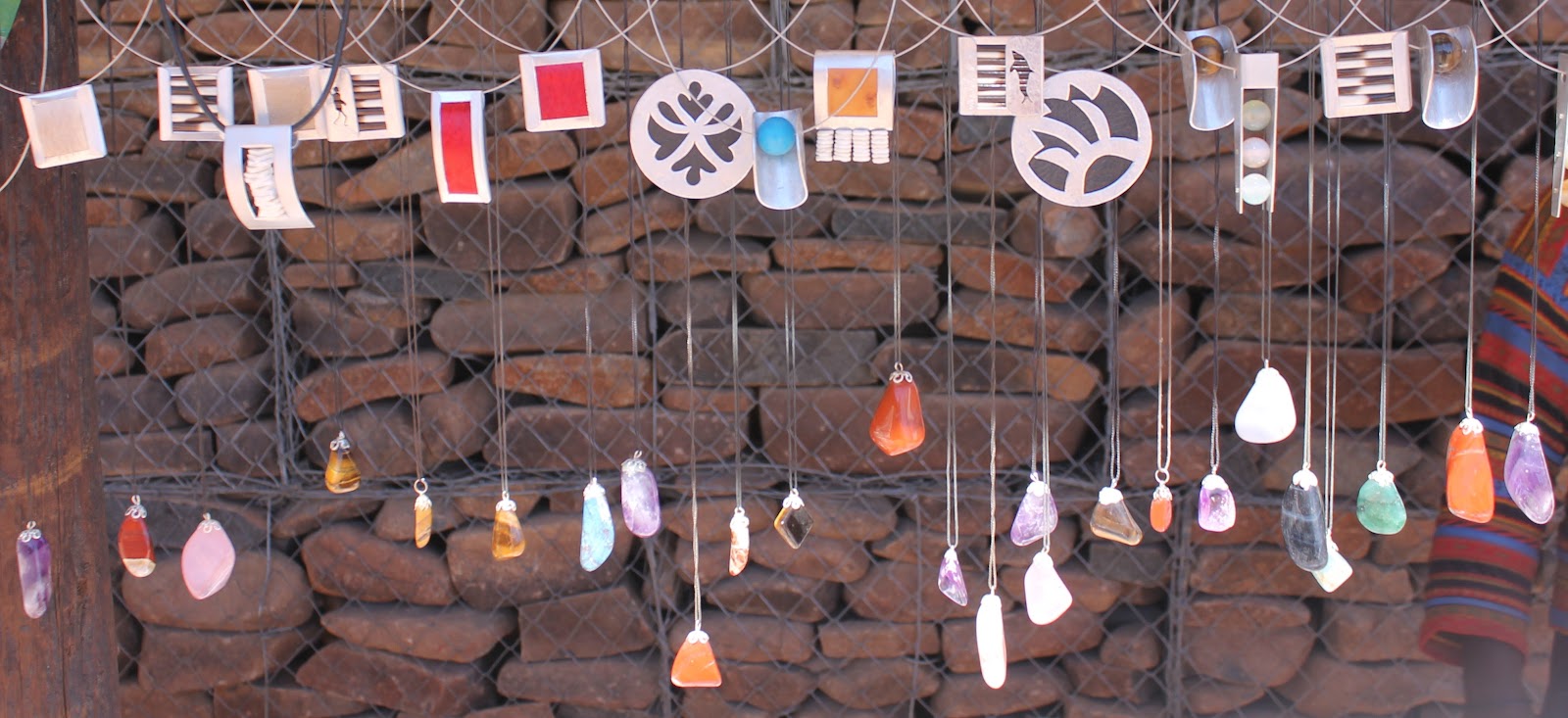 Ûiba Ôas Crystals Market: Carry Namibia