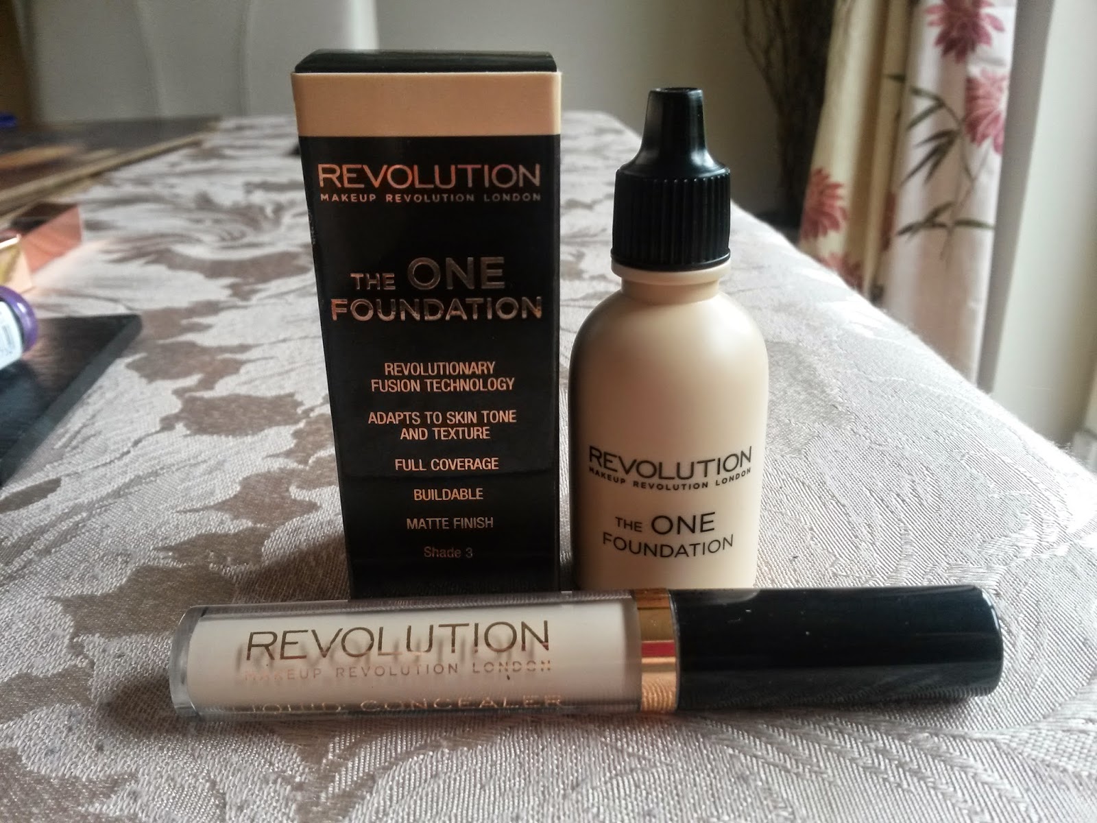 Alien on Toast: Makeup Revolution