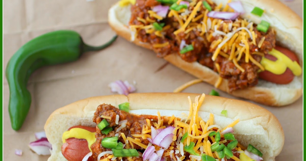 Kitchen Simmer: Chili Dogs