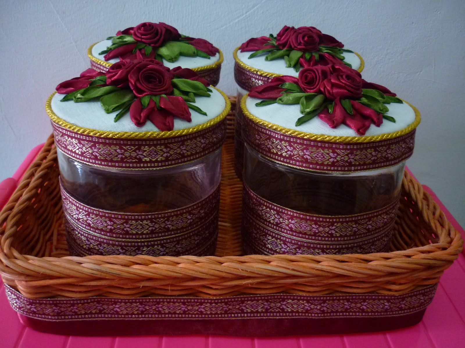 Sulam Pita Cantik: Toples Kue