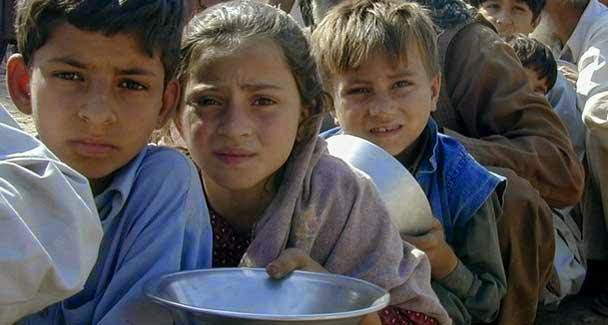 Saracia romanilor in 2015