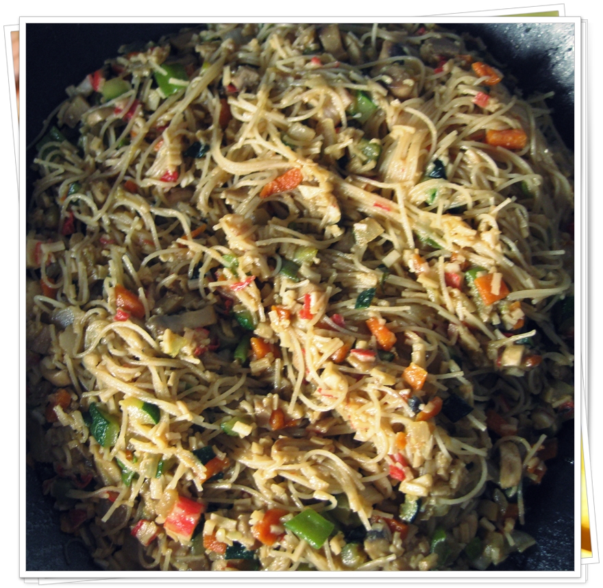 Las cosas de Maku: FIDEOS DE ARROZ TRES DELICIAS