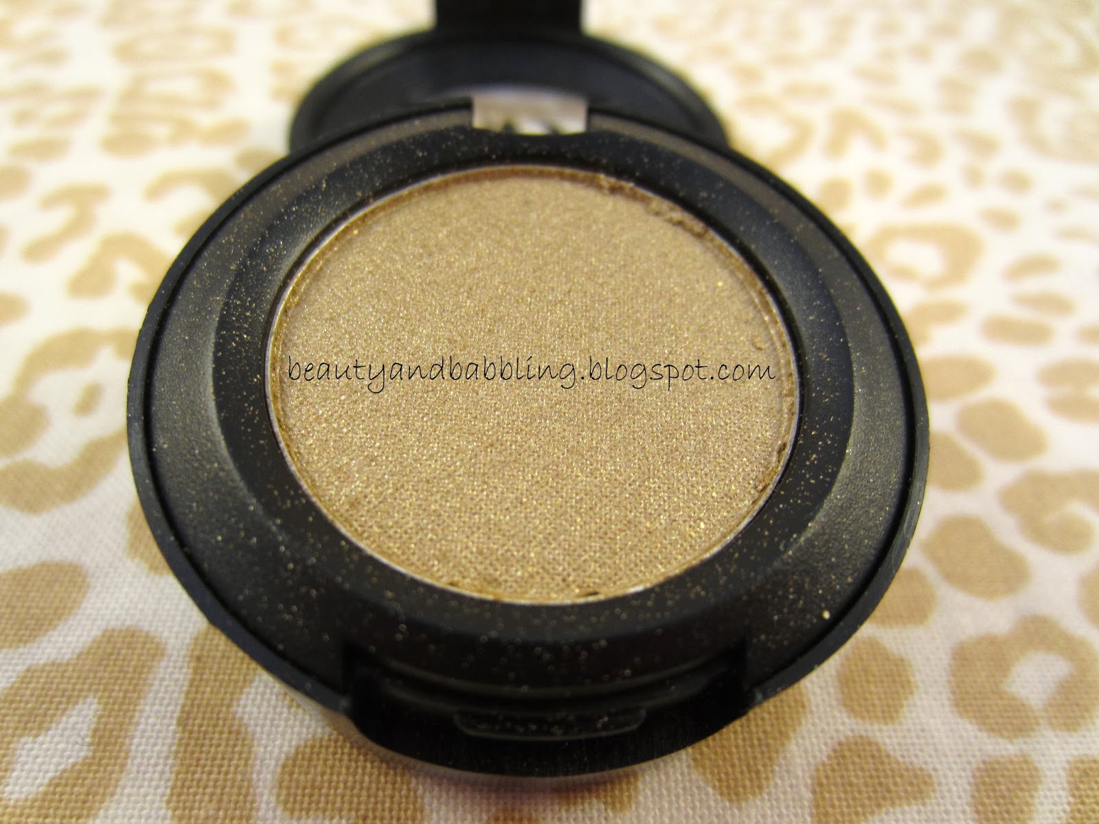 Beauty and Babbling: Be a Bombshell Blush and Eye Shadows - Review and ...