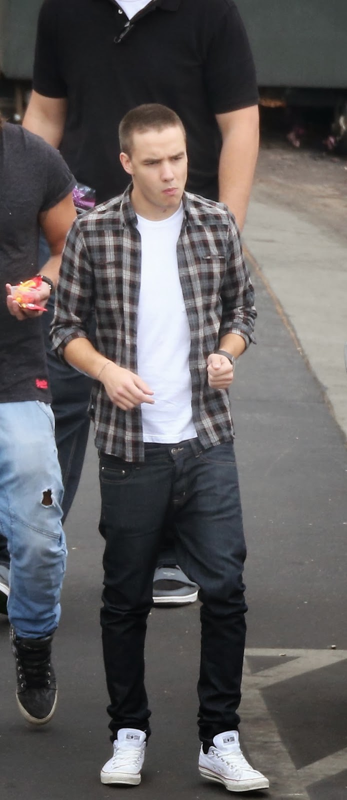 Celeb Saggers: One Direction Sagging While Playing Football