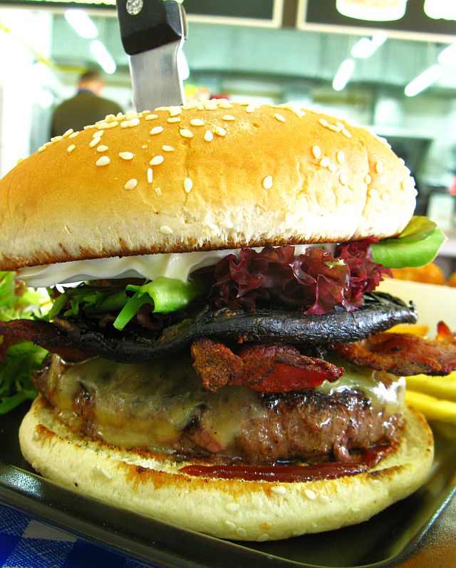 Purple Taste: De Burg @ Bukit Merah