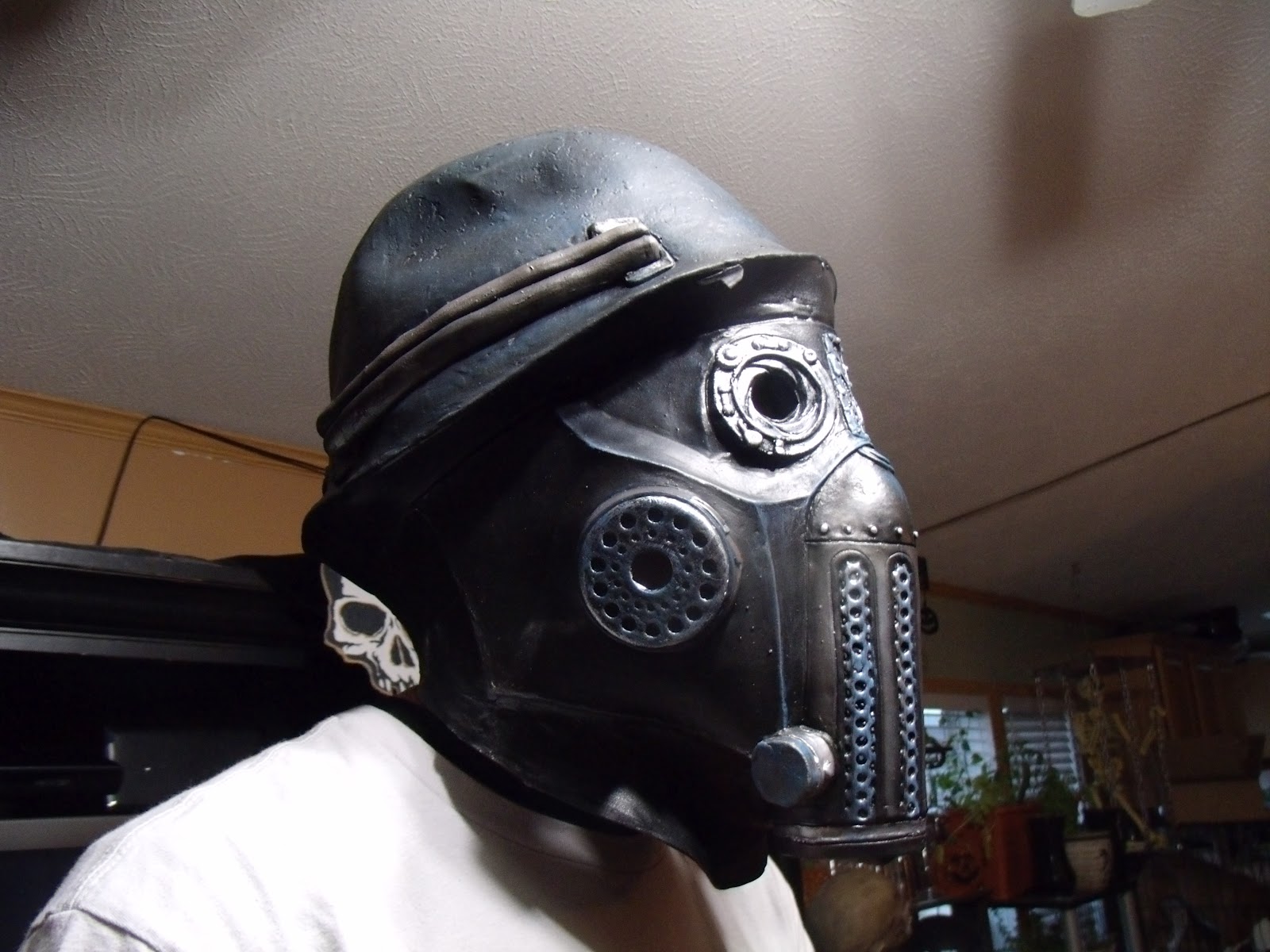 A Lucky Ladybug: Buy Costumes Sucker Punch Mask Review