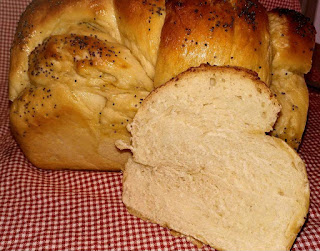 HOMEMADE WHITE BREAD