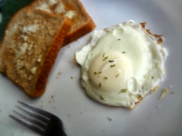 The Cooking Actress: Over EASY Eggs